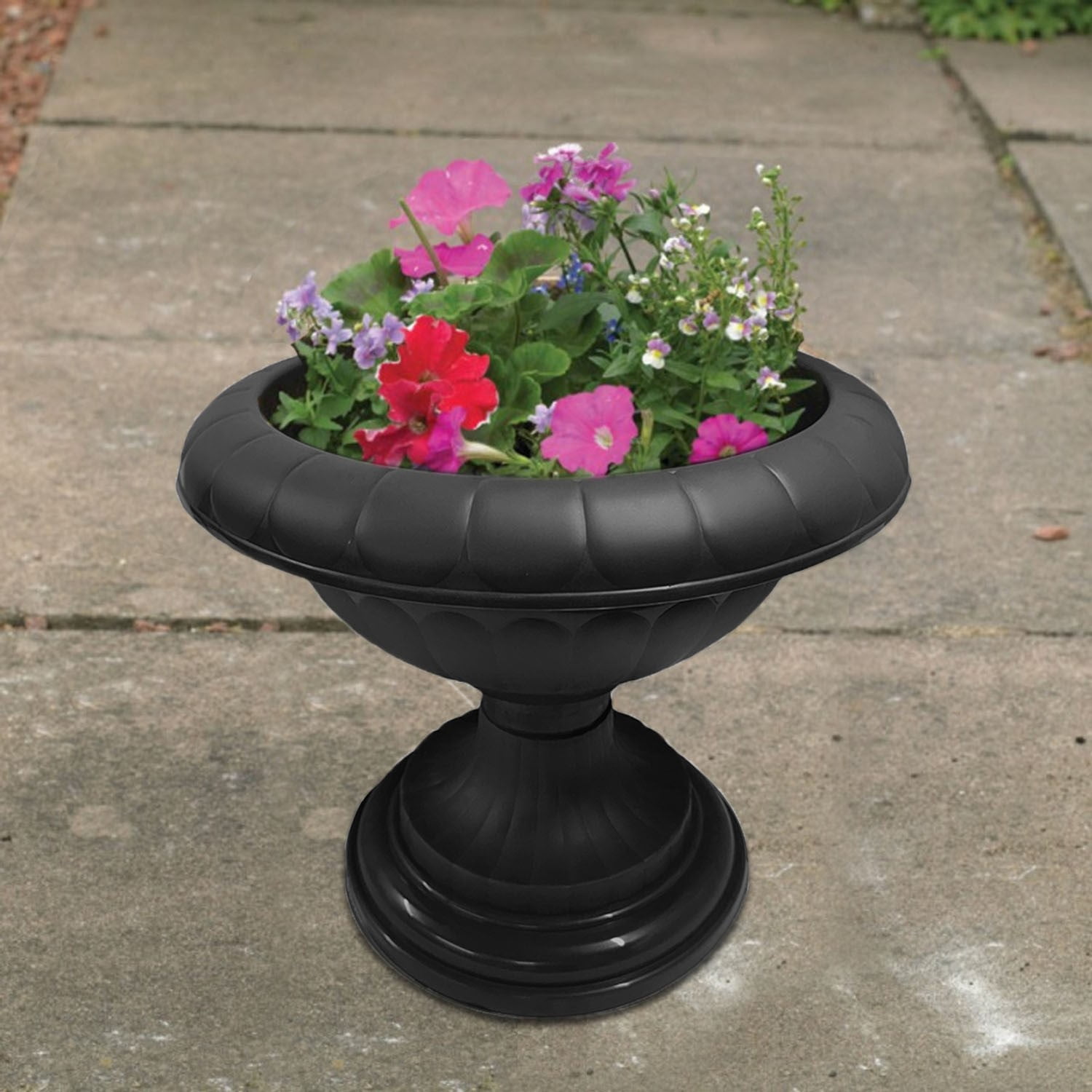 Plastic Black Diana Planter – TML Housewares